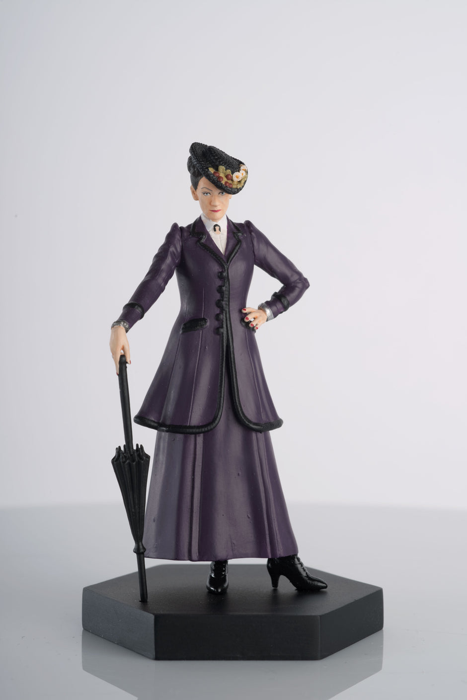 Master Replicas: Collectibles, figures and prop replicas