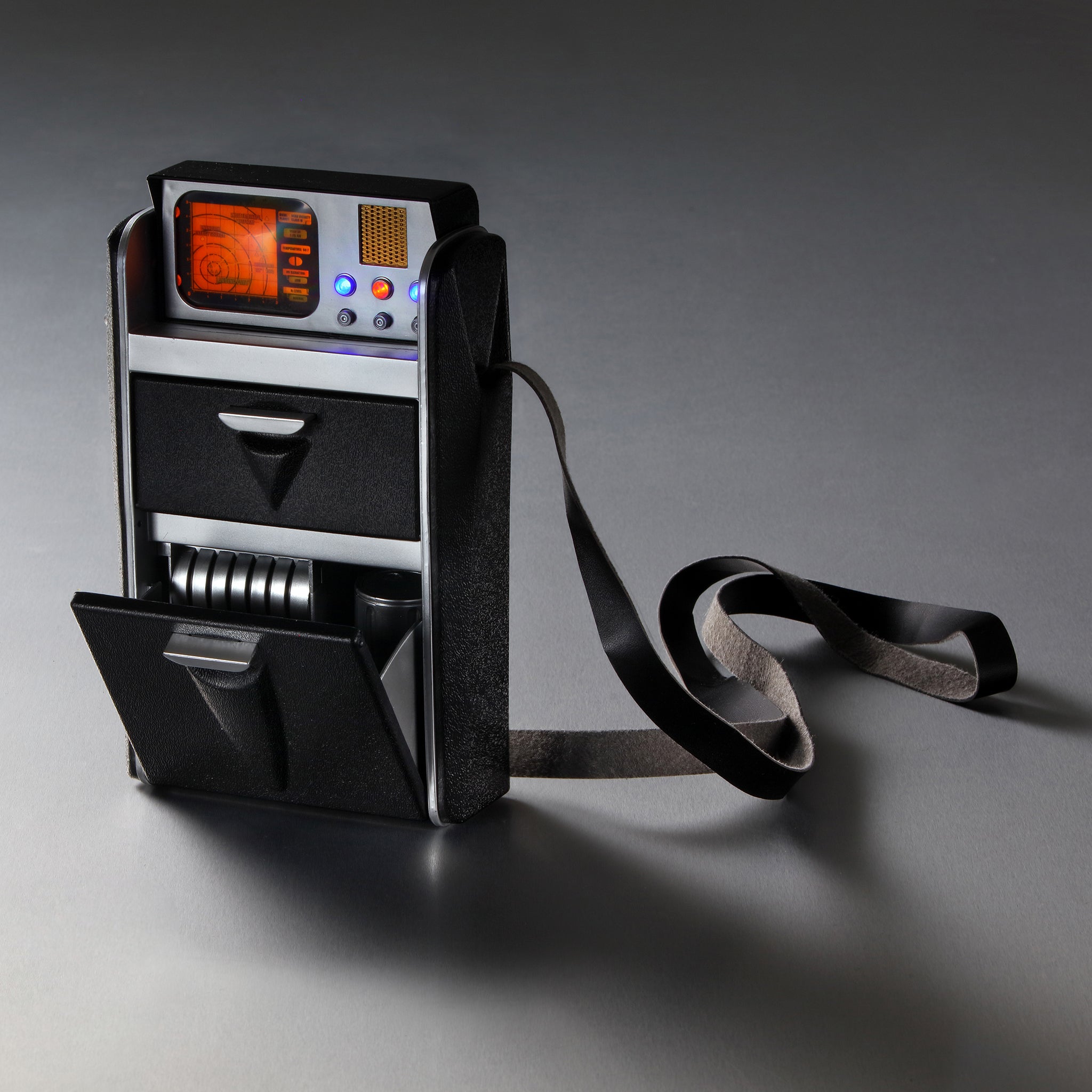 Star Trek Tricorder (2266-69)– Master Replicas