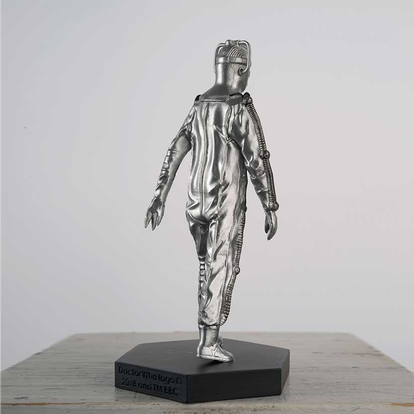 Cyberman (Tomb of the Cybermen)– Master Replicas