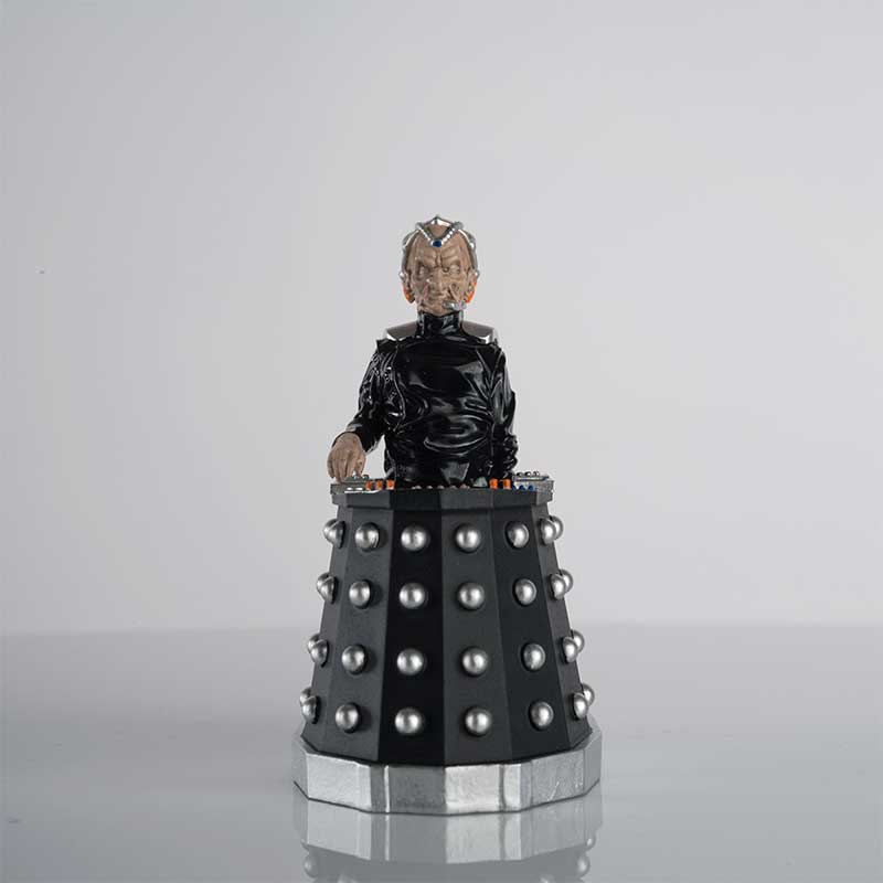 Master Replicas: Collectibles, figures and prop replicas